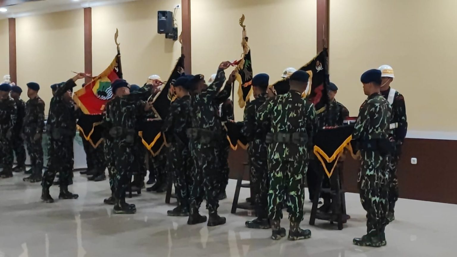 HUT Pelopor ke-66, Satbrimob Polda Jabar Teguhkan Komitmen lewat Penyucian Tunggul - Kicaunews